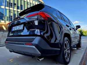 Black Toyota RAV4 2022 in Vilnius, with an engine capacity of 2.49 L and mileage of 166 thousand km for 25000 €, photo 19 on AUTOMOTO.COM.LV