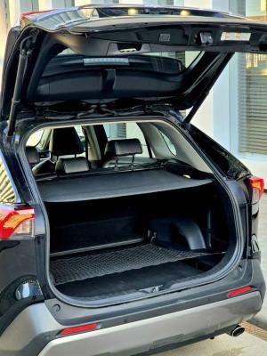 Black Toyota RAV4 2022 in Vilnius, with an engine capacity of 2.49 L and mileage of 166 thousand km for 25000 €, photo 23 on AUTOMOTO.COM.LV