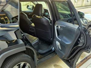 Black Toyota RAV4 2022 in Vilnius, with an engine capacity of 2.49 L and mileage of 166 thousand km for 25000 €, photo 33 on AUTOMOTO.COM.LV