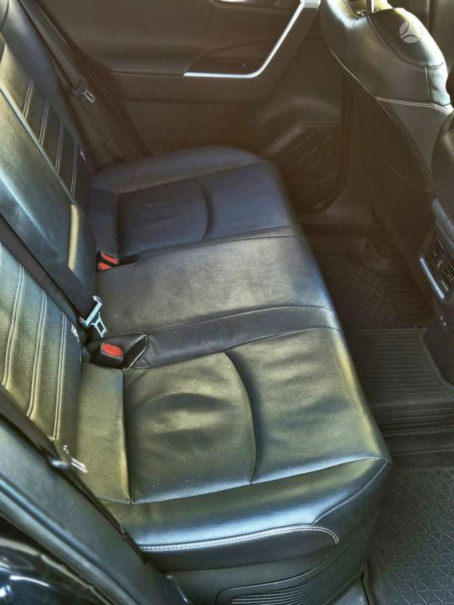Black Toyota RAV4 2022 in Vilnius, with an engine capacity of 2.49 L and mileage of 166 thousand km for 25000 €, photo 34 on AUTOMOTO.COM.LV