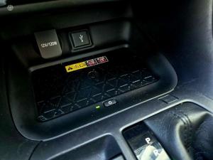 Black Toyota RAV4 2022 in Vilnius, with an engine capacity of 2.49 L and mileage of 166 thousand km for 25000 €, photo 45 on AUTOMOTO.COM.LV