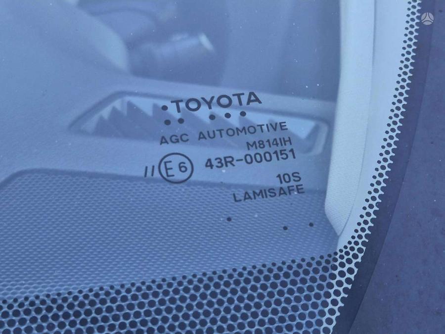 Black Toyota RAV4 2022 in Vilnius, with an engine capacity of 2.49 L and mileage of 166 thousand km for 25000 €, photo 54 on AUTOMOTO.COM.LV