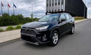 Black Toyota RAV4 2022 in Vilnius, with an engine capacity of 1.99 L and mileage of 103 thousand km for 23300 €, photo  on AUTOMOTO.COM.LV