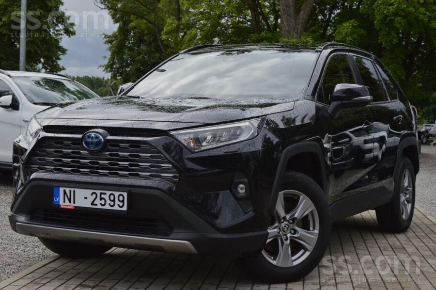 Melns Toyota RAV4 2022 Tukums, ar dzinēja tilpumu 2.50 L un nobraukumu 42 tūkst. km par 31995 €, foto 1 vietnē AUTOMOTO.COM.LV