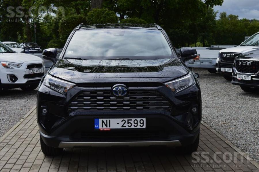 Melns Toyota RAV4 2022 Tukums, ar dzinēja tilpumu 2.50 L un nobraukumu 42 tūkst. km par 31995 €, foto 3 vietnē AUTOMOTO.COM.LV