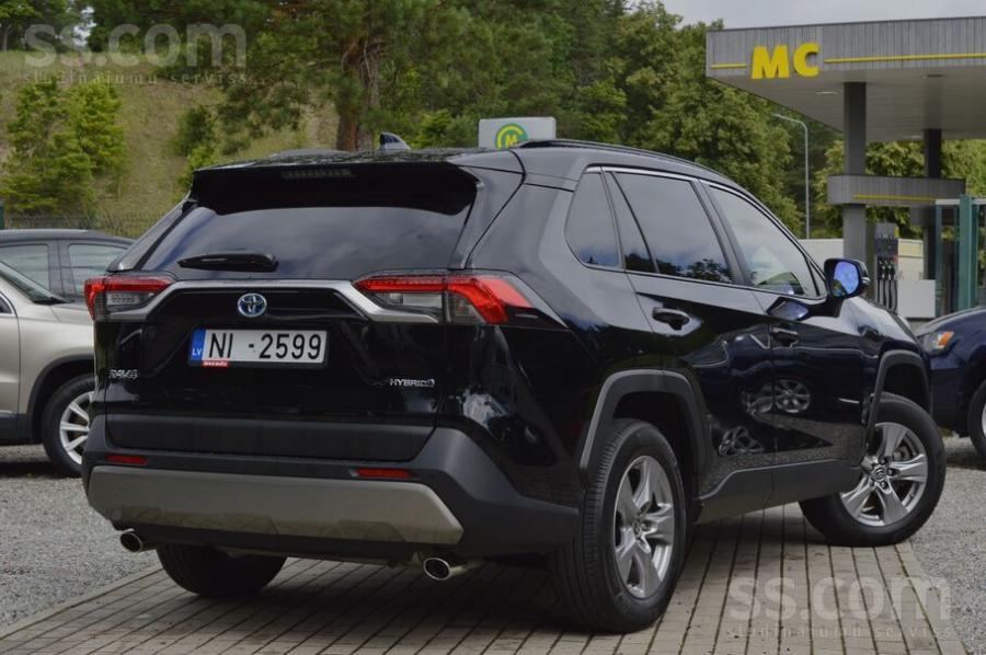 Melns Toyota RAV4 2022 Tukums, ar dzinēja tilpumu 2.50 L un nobraukumu 42 tūkst. km par 31995 €, foto 7 vietnē AUTOMOTO.COM.LV