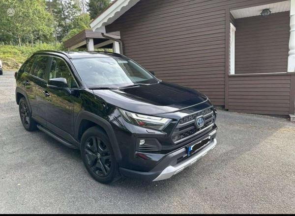 Melns Toyota RAV4 2022 Šauļi, ar dzinēja tilpumu 2.50 L un nobraukumu 274 tūkst. km par 22700 €, foto 1 vietnē AUTOMOTO.COM.LV