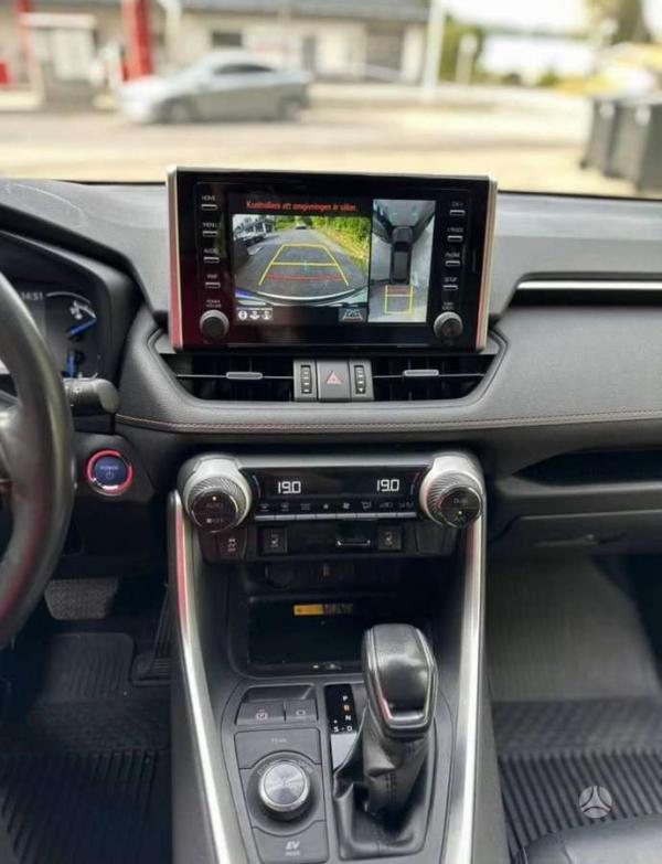 Melns Toyota RAV4 2022 Šauļi, ar dzinēja tilpumu 2.50 L un nobraukumu 274 tūkst. km par 22700 €, foto 5 vietnē AUTOMOTO.COM.LV