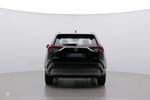 Black Toyota RAV4 2022 in Vilnius, with an engine capacity of 1.99 L and mileage of 96 thousand km for 26990 €, photo 5 on AUTOMOTO.COM.LV