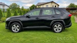 Melns Toyota RAV4 2022 Rīga, ar dzinēja tilpumu 2.00 L un nobraukumu 76 tūkst. km par 26990 €, foto 5 vietnē AUTOMOTO.COM.LV