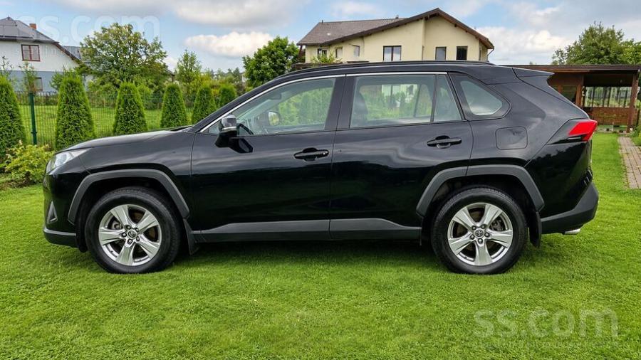 Melns Toyota RAV4 2022 Rīga, ar dzinēja tilpumu 2.00 L un nobraukumu 76 tūkst. km par 26990 €, foto 5 vietnē AUTOMOTO.COM.LV