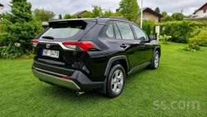 Melns Toyota RAV4 2022 Rīga, ar dzinēja tilpumu 2.00 L un nobraukumu 76 tūkst. km par 26990 €, foto 7 vietnē AUTOMOTO.COM.LV