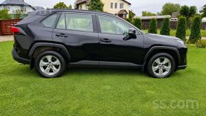 Melns Toyota RAV4 2022 Rīga, ar dzinēja tilpumu 2.00 L un nobraukumu 76 tūkst. km par 26990 €, foto 9 vietnē AUTOMOTO.COM.LV