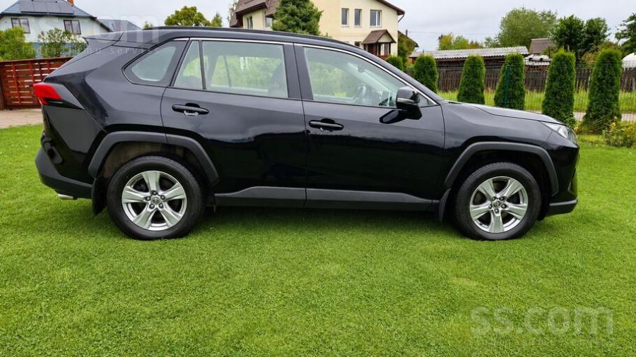 Melns Toyota RAV4 2022 Rīga, ar dzinēja tilpumu 2.00 L un nobraukumu 76 tūkst. km par 26990 €, foto 9 vietnē AUTOMOTO.COM.LV