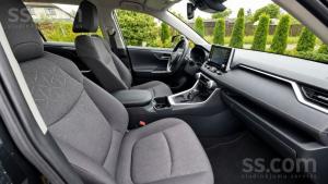 Melns Toyota RAV4 2022 Rīga, ar dzinēja tilpumu 2.00 L un nobraukumu 76 tūkst. km par 26990 €, foto 14 vietnē AUTOMOTO.COM.LV