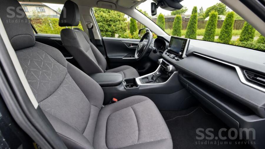 Melns Toyota RAV4 2022 Rīga, ar dzinēja tilpumu 2.00 L un nobraukumu 76 tūkst. km par 26990 €, foto 14 vietnē AUTOMOTO.COM.LV