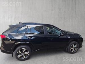 Black Toyota RAV4 2022 in Riga, with an engine capacity of 2.50 L and mileage of 132 thousand km for 28100 €, photo 7 on AUTOMOTO.COM.LV