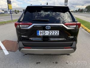 Black Toyota RAV4 2022 in Riga, with an engine capacity of 2.50 L and mileage of 34 thousand km for 34990 €, photo 6 on AUTOMOTO.COM.LV