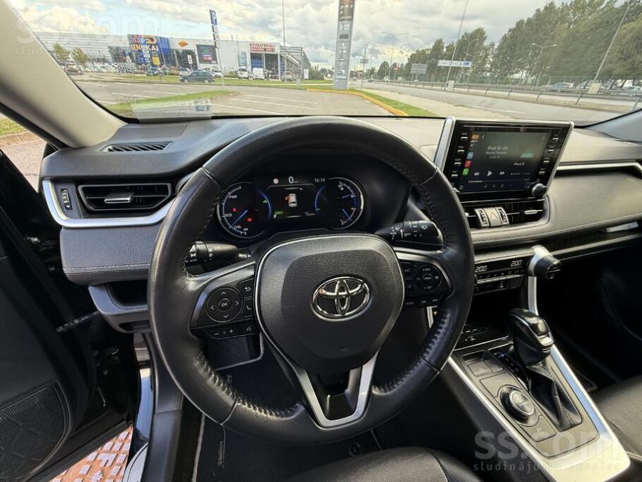 Black Toyota RAV4 2022 in Riga, with an engine capacity of 2.50 L and mileage of 34 thousand km for 34990 €, photo 8 on AUTOMOTO.COM.LV