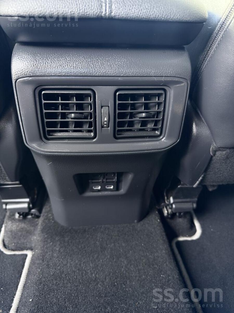 Black Toyota RAV4 2022 in Riga, with an engine capacity of 2.50 L and mileage of 34 thousand km for 34990 €, photo 15 on AUTOMOTO.COM.LV