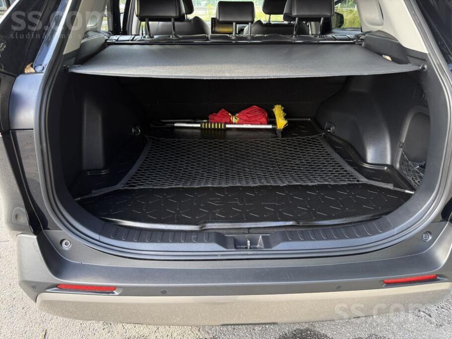 Black Toyota RAV4 2022 in Riga, with an engine capacity of 2.50 L and mileage of 34 thousand km for 34990 €, photo 17 on AUTOMOTO.COM.LV