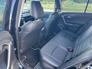 Black Toyota RAV4 2022 in Vilnius, with an engine capacity of 2.49 L and mileage of 178 thousand km for 24900 €, photo 13 on AUTOMOTO.COM.LV