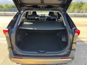 Black Toyota RAV4 2022 in Vilnius, with an engine capacity of 2.49 L and mileage of 178 thousand km for 24900 €, photo 24 on AUTOMOTO.COM.LV