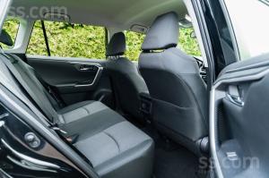 Black Toyota RAV4 2022 in Riga, with an engine capacity of 2.00 L and mileage of 57 thousand km for 24500 €, photo 15 on AUTOMOTO.COM.LV