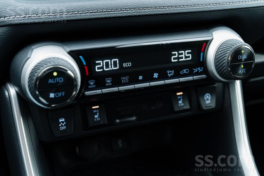 Black Toyota RAV4 2022 in Riga, with an engine capacity of 2.00 L and mileage of 57 thousand km for 24500 €, photo 19 on AUTOMOTO.COM.LV