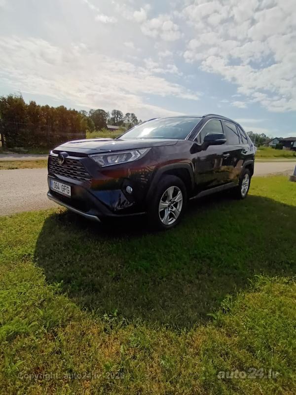 Melns Toyota RAV4 2022 Tallina, ar dzinēja tilpumu 2.00 L un nobraukumu 72 tūkst. km par 25500 €, foto  vietnē AUTOMOTO.COM.LV
