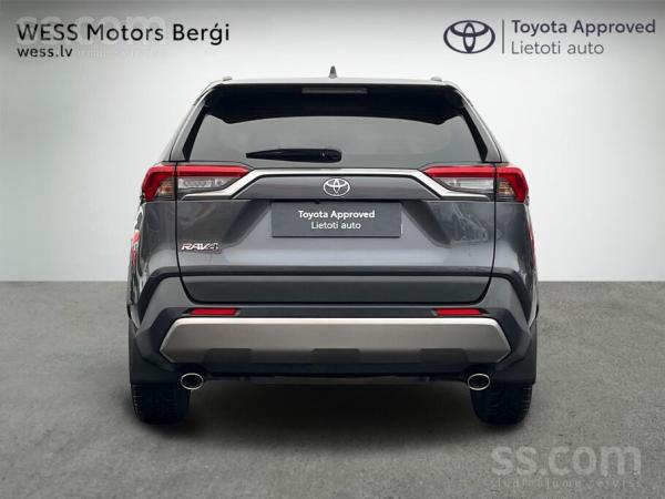 Melns Toyota RAV4 2022 Rīga, ar dzinēja tilpumu 2.00 L un nobraukumu 102 tūkst. km par 25490 €, foto 5 vietnē AUTOMOTO.COM.LV