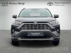 Black Toyota RAV4 2022 in Riga, with an engine capacity of 2.00 L and mileage of 102 thousand km for 25490 €, photo 6 on AUTOMOTO.COM.LV