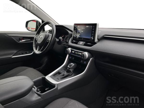 Melns Toyota RAV4 2022 Rīga, ar dzinēja tilpumu 2.00 L un nobraukumu 102 tūkst. km par 25490 €, foto 7 vietnē AUTOMOTO.COM.LV