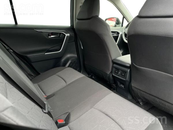 Melns Toyota RAV4 2022 Rīga, ar dzinēja tilpumu 2.00 L un nobraukumu 102 tūkst. km par 25490 €, foto 8 vietnē AUTOMOTO.COM.LV