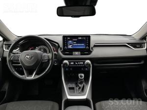 Black Toyota RAV4 2022 in Riga, with an engine capacity of 2.00 L and mileage of 102 thousand km for 25490 €, photo 9 on AUTOMOTO.COM.LV