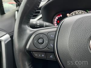 Black Toyota RAV4 2022 in Riga, with an engine capacity of 2.00 L and mileage of 102 thousand km for 25490 €, photo 18 on AUTOMOTO.COM.LV