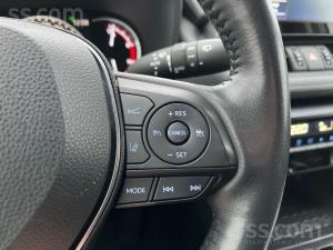 Black Toyota RAV4 2022 in Riga, with an engine capacity of 2.00 L and mileage of 102 thousand km for 25490 €, photo 19 on AUTOMOTO.COM.LV