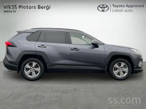 Black Toyota RAV4 2022 in Riga, with an engine capacity of 2.00 L and mileage of 102 thousand km for 25490 €, photo 24 on AUTOMOTO.COM.LV