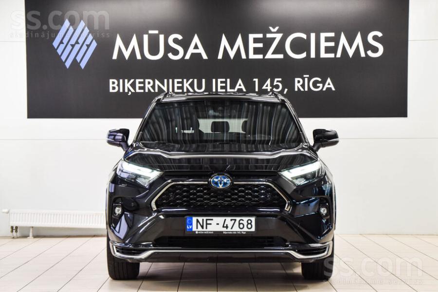 Melns Toyota RAV4 2022 Rīga, ar dzinēja tilpumu 2.50 L un nobraukumu 83 tūkst. km par 31490 €, foto 3 vietnē AUTOMOTO.COM.LV