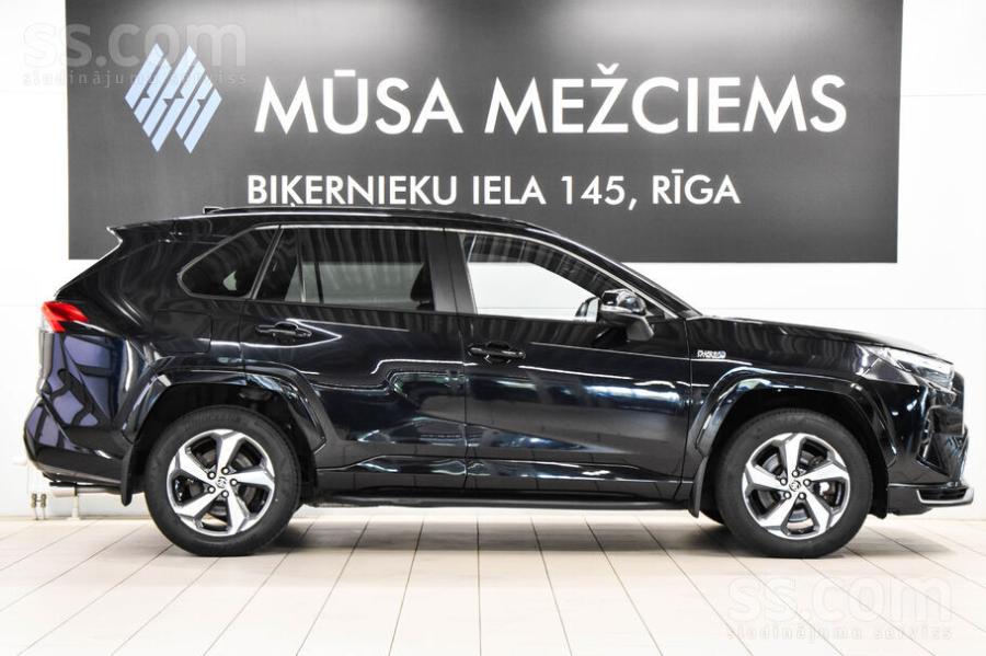 Melns Toyota RAV4 2022 Rīga, ar dzinēja tilpumu 2.50 L un nobraukumu 83 tūkst. km par 31490 €, foto 5 vietnē AUTOMOTO.COM.LV