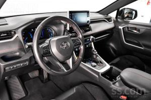 Melns Toyota RAV4 2022 Rīga, ar dzinēja tilpumu 2.50 L un nobraukumu 83 tūkst. km par 31490 €, foto 13 vietnē AUTOMOTO.COM.LV