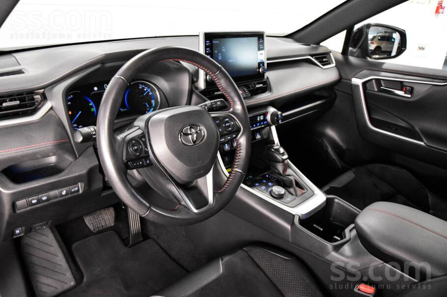 Melns Toyota RAV4 2022 Rīga, ar dzinēja tilpumu 2.50 L un nobraukumu 83 tūkst. km par 31490 €, foto 13 vietnē AUTOMOTO.COM.LV