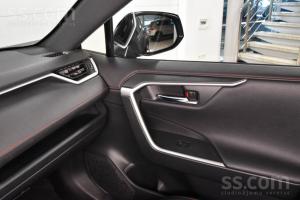 Melns Toyota RAV4 2022 Rīga, ar dzinēja tilpumu 2.50 L un nobraukumu 83 tūkst. km par 31490 €, foto 15 vietnē AUTOMOTO.COM.LV