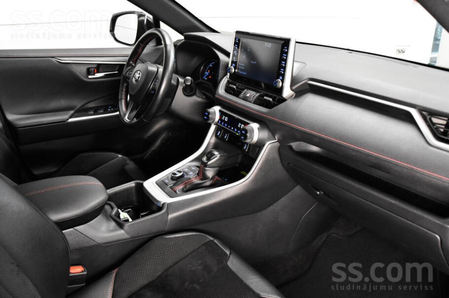 Melns Toyota RAV4 2022 Rīga, ar dzinēja tilpumu 2.50 L un nobraukumu 83 tūkst. km par 31490 €, foto 16 vietnē AUTOMOTO.COM.LV