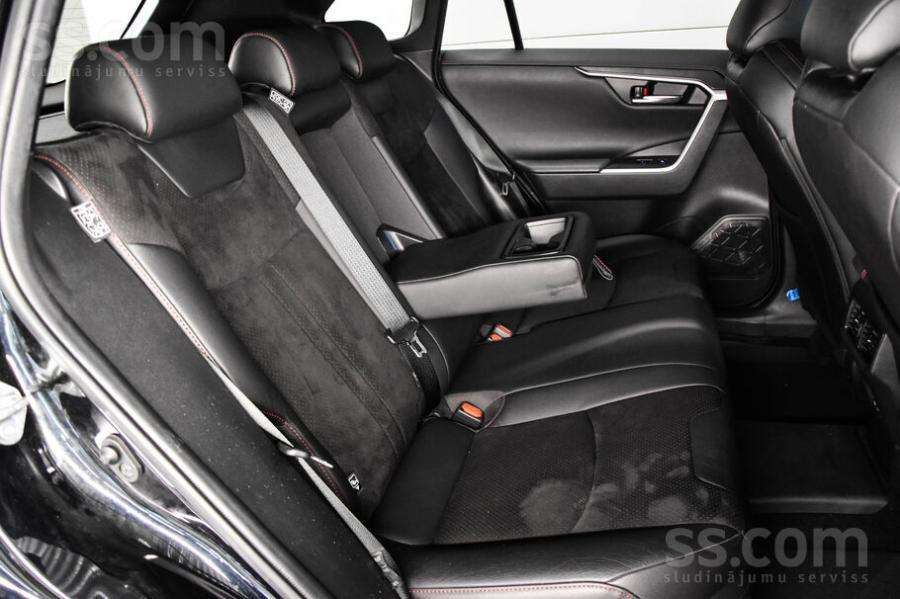 Melns Toyota RAV4 2022 Rīga, ar dzinēja tilpumu 2.50 L un nobraukumu 83 tūkst. km par 31490 €, foto 18 vietnē AUTOMOTO.COM.LV