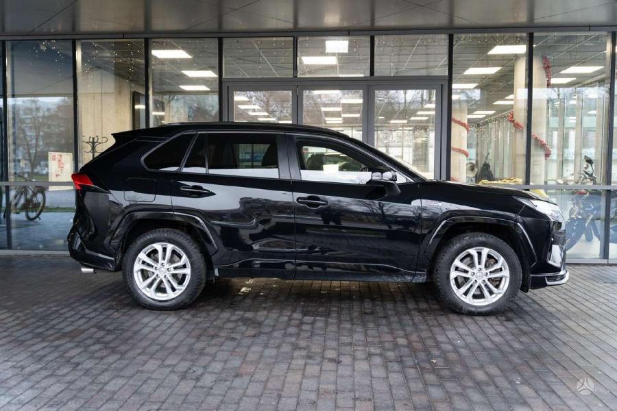 Melns Toyota RAV4 2023 Viļņa, ar dzinēja tilpumu 2.49 L un nobraukumu 151 tūkst. km par 30990 €, foto 3 vietnē AUTOMOTO.COM.LV