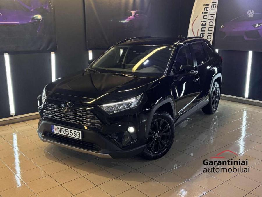 Melns Toyota RAV4 2023 Viļņa, ar dzinēja tilpumu 1.99 L un nobraukumu 61 tūkst. km par 29500 €, foto 1 vietnē AUTOMOTO.COM.LV