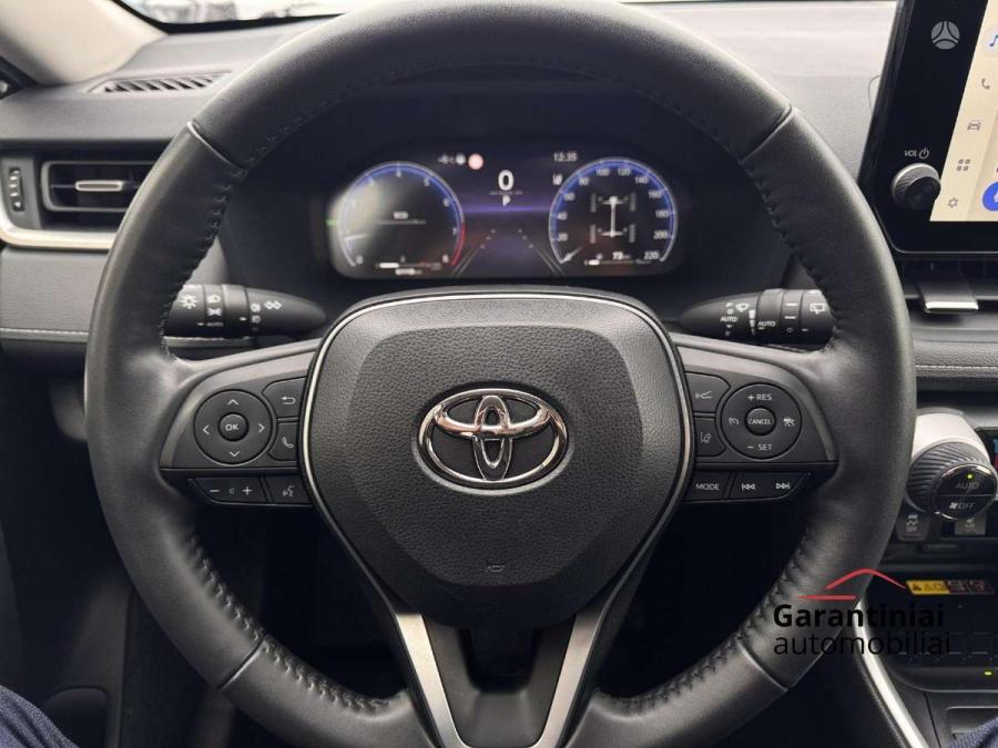 Melns Toyota RAV4 2023 Viļņa, ar dzinēja tilpumu 1.99 L un nobraukumu 61 tūkst. km par 29500 €, foto 15 vietnē AUTOMOTO.COM.LV