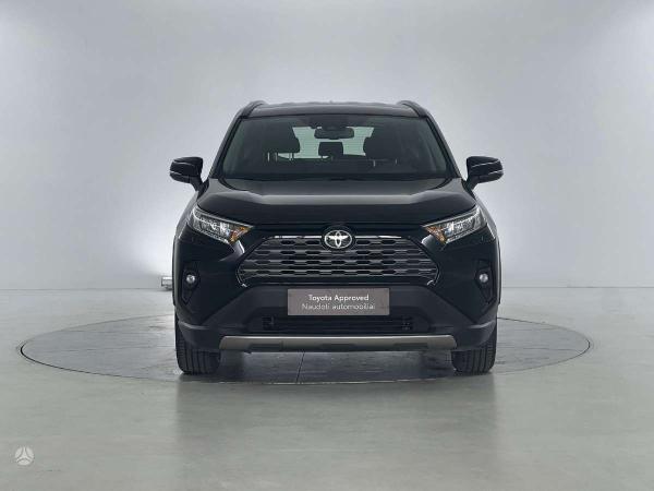 Black Toyota RAV4 2023 in Vilnius, with an engine capacity of 1.99 L and mileage of 73 thousand km for 27900 €, photo 5 on AUTOMOTO.COM.LV