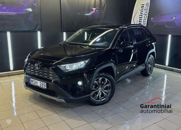 Melns Toyota RAV4 2023 Viļņa, ar dzinēja tilpumu 1.99 L un nobraukumu 33 tūkst. km par 29500 €, foto 1 vietnē AUTOMOTO.COM.LV